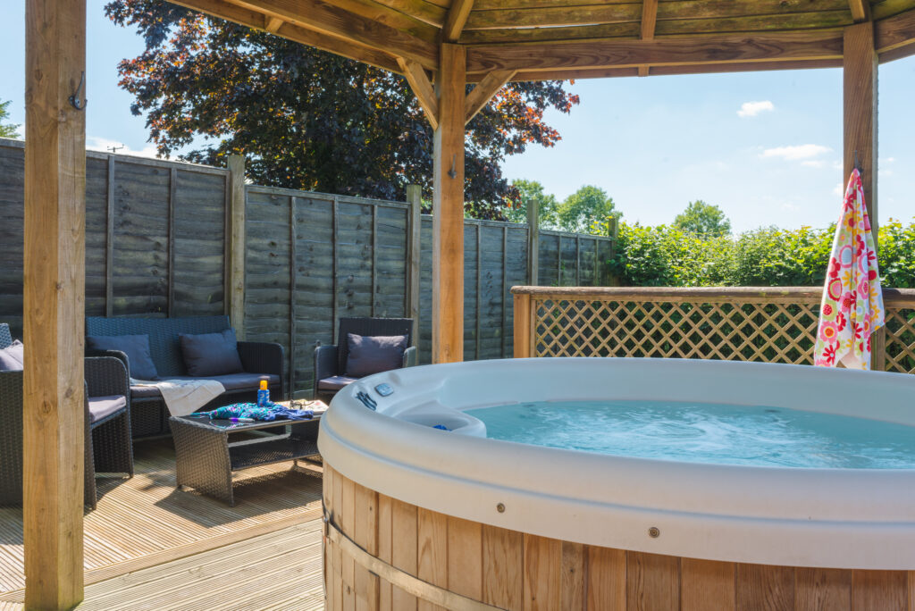 Hedgerow Cottage and Glamping – your perfect holiday starts here